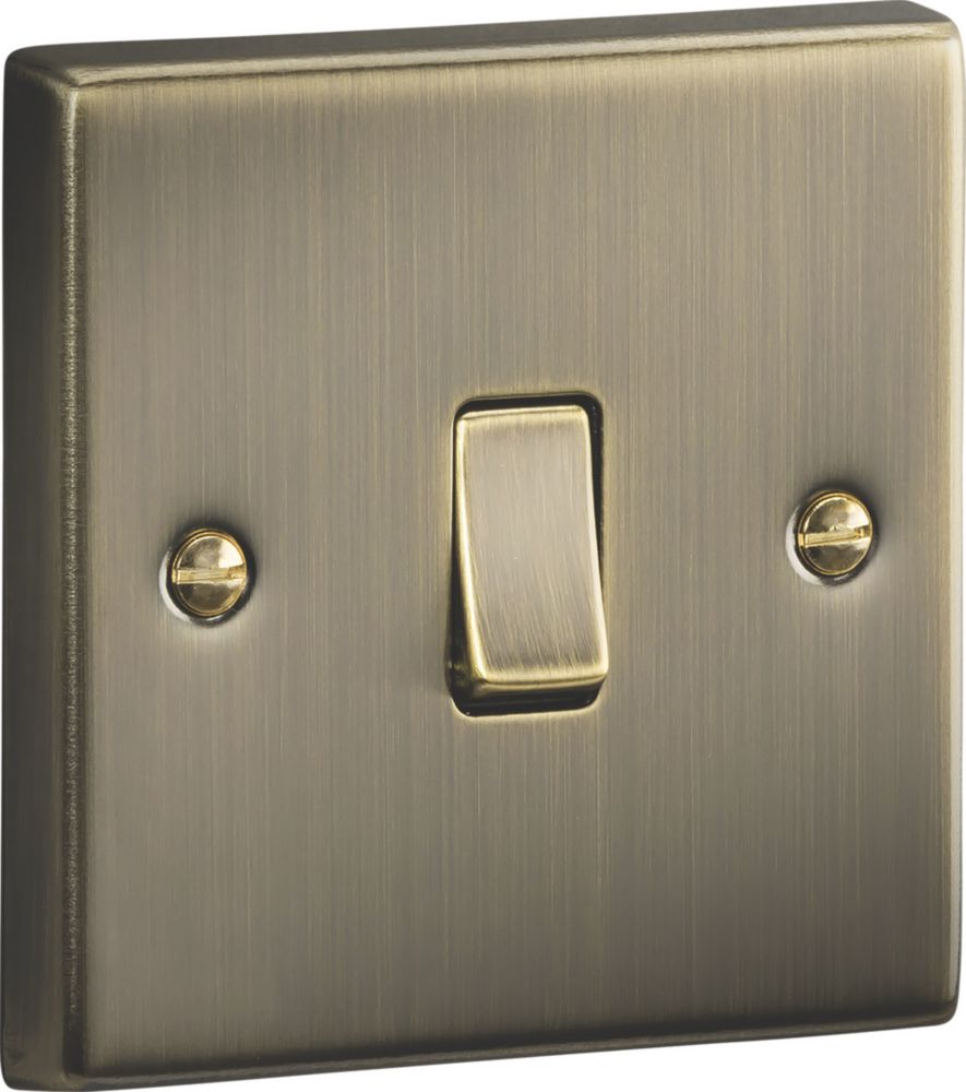 Knightsbridge 10AX 1-Gang Intermediate Switch Antique Brass - Screwfix