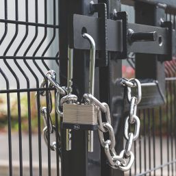 Smith & Locke Laminated Steel Long Shackle Padlock 50mm - Screwfix