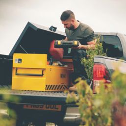 Van Vault S10820 Outback 1355mm x 558mm x 490mm - Screwfix