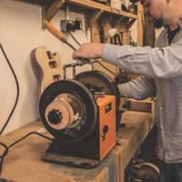Triton TWSS10 250 / 230mm Electric Whetstone Sharpener 240V - Screwfix