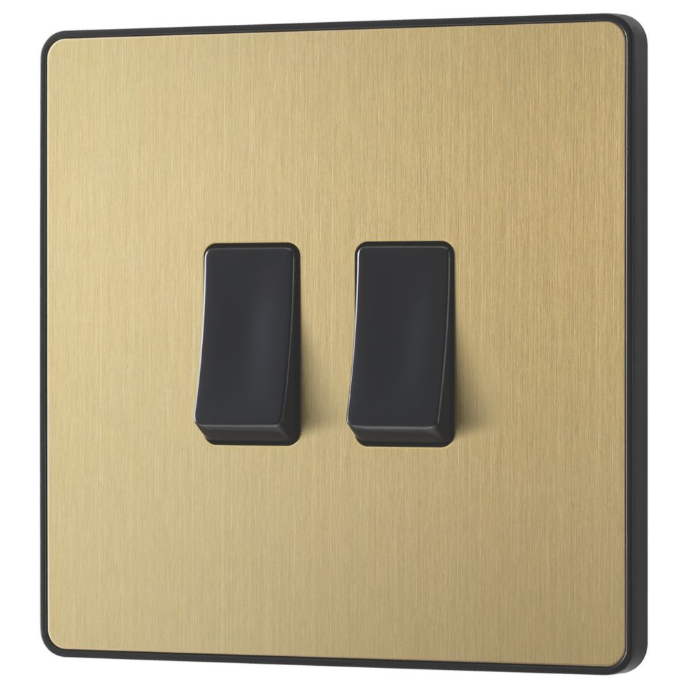 Wide Rocker Light Switches | Switches & Sockets | Screwfix.com