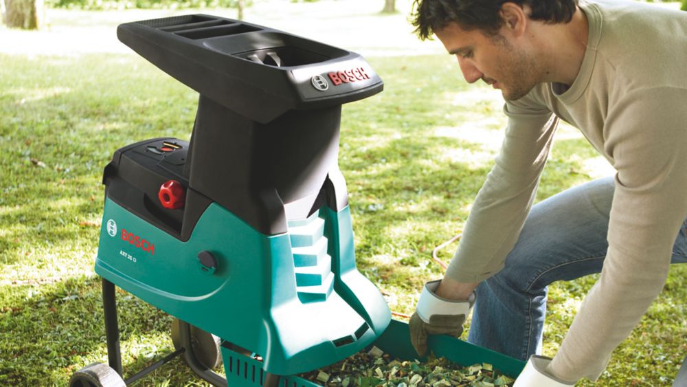 Bosch AXT 25 D 2500W 175kg hr Shredder 240V Screwfix