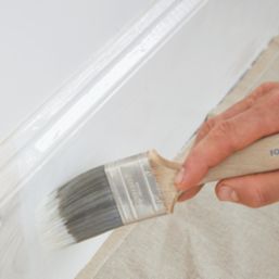 Fortress Trade 1Ltr White Gloss Water-Based Trim Paint - Screwfix
