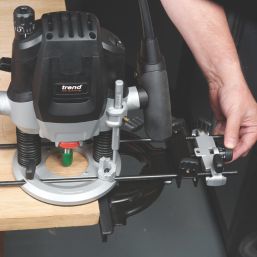Trend T7EK 2100W 1/2" Electric Plunge Router 240V - Screwfix