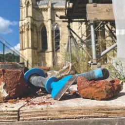 OX Pro Guarded Brick Bolster 4" x 8 1/2" - Screwfix