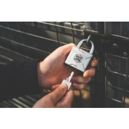 Smith & Locke Steel Water-Resistant Padlock 55mm - Screwfix