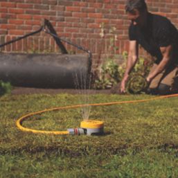 Titan Multi-Function Sprinkler 72m² - Screwfix