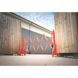 Olympia Tools 90-820 Portable Safety Barrier Red 250-2500mm - Screwfix