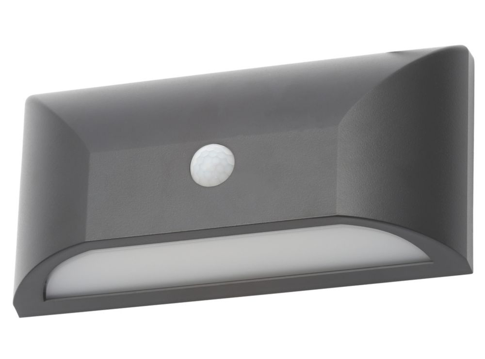 Coast Poole Outdoor LED Lighting With PIR Sensor Black 5W 300lm - Screwfix