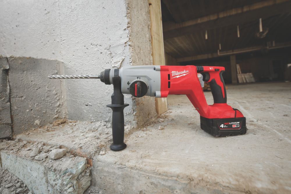 Milwaukee sds screwfix store