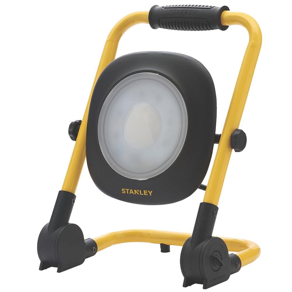 Stanley LED Mains Powered Folding Worklight 30W 2100lm 240V - Screwfix