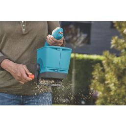 Gardena Handheld Spreader 1.8Ltr - Screwfix