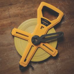 Komelon Unigrip Fibreglass 100m Tape Measure - Screwfix