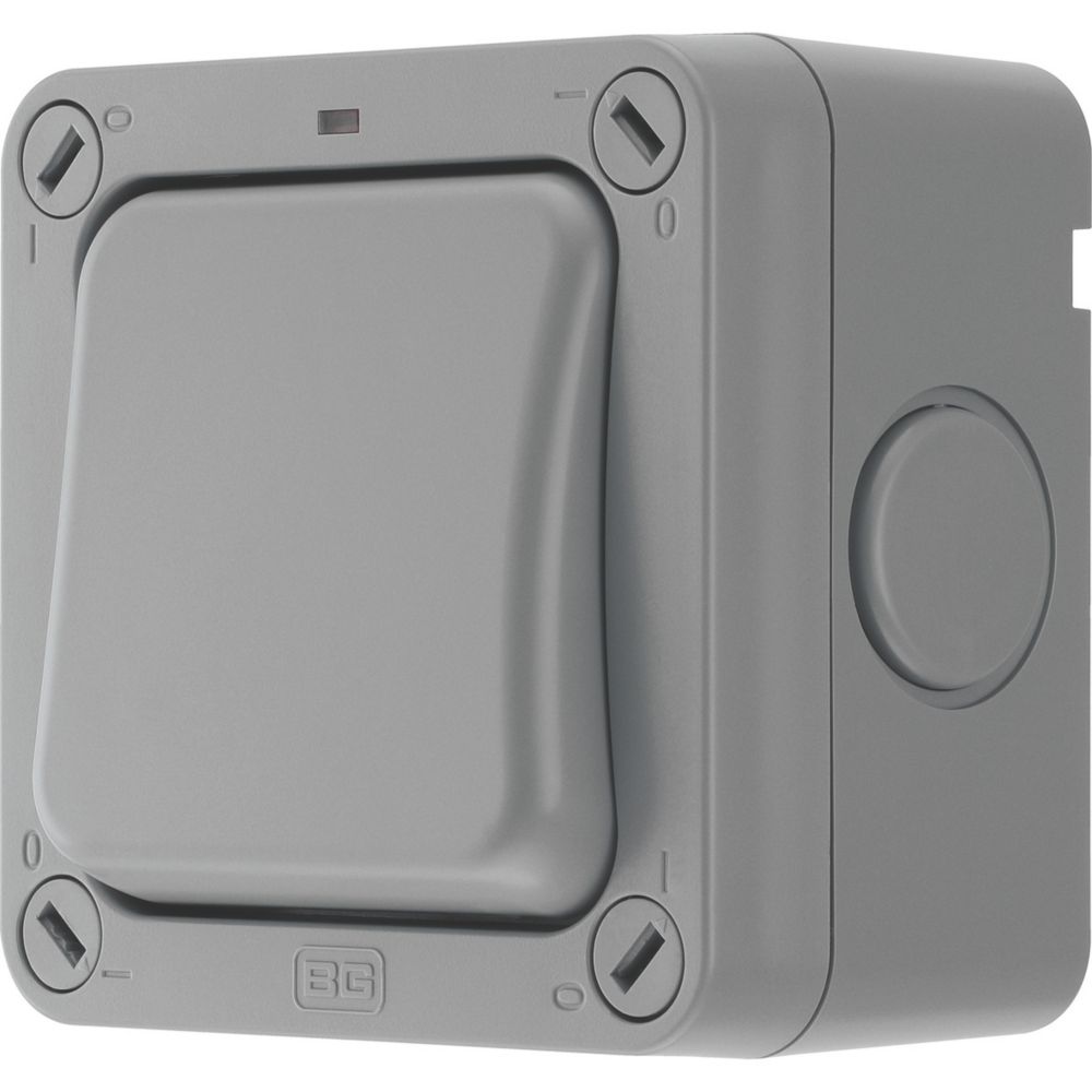 British General Storm IP66 20A 1-Gang 2-Way Weatherproof Outdoor Switch ...