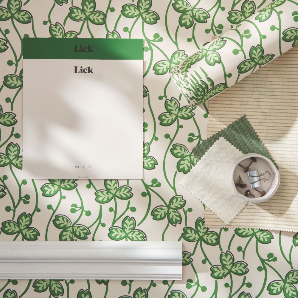LickPro Green Clover 01 Wallpaper Roll 70cm x 10m - Screwfix