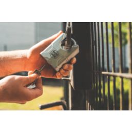 Smith & Locke Steel Water-Resistant Closed Shackle Padlock 70mm - Screwfix