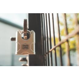 Smith & Locke Steel Water-Resistant Closed Shackle Padlock 70mm - Screwfix