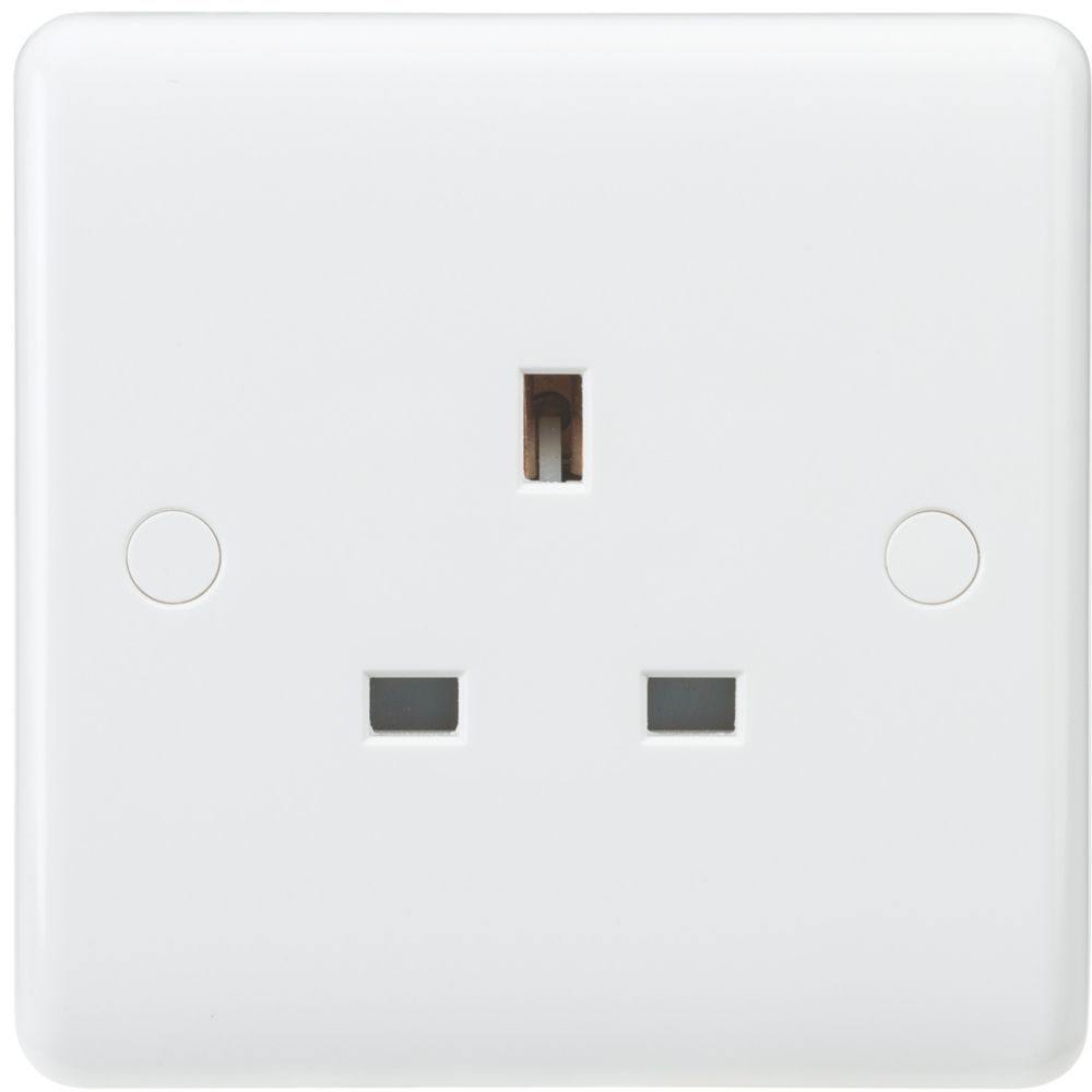 Knightsbridge Curved Edge 13A 1-Gang Unswitched Plug Socket White ...