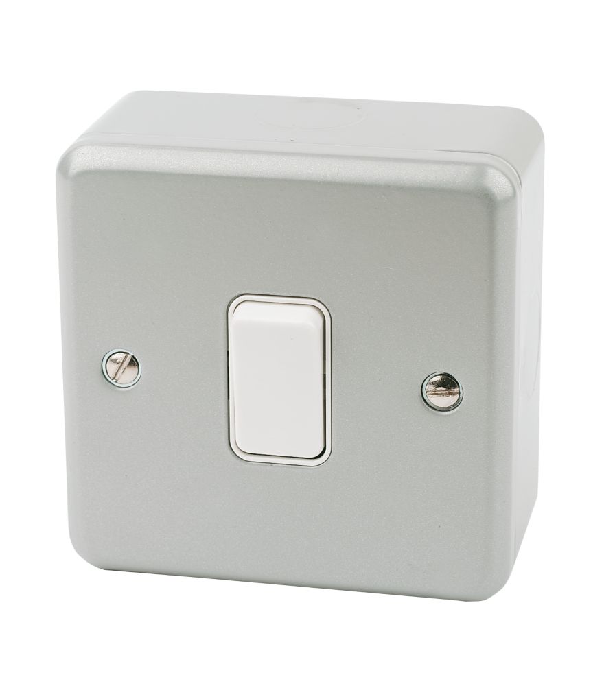 MK Metalclad Plus 10AX 1-Gang 2-Way Metal Clad Light Switch with White ...