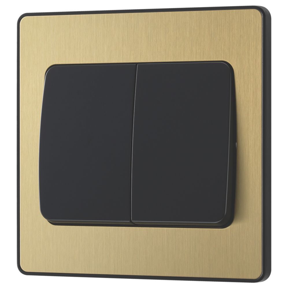 Wide Rocker Light Switches | Switches & Sockets | Screwfix.com