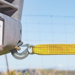 Simply Auto 3000 kg Tow Strap 4m - Screwfix