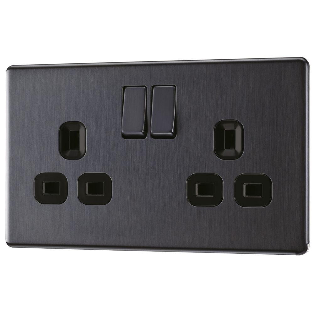 Grey Plug Sockets | Switches & Sockets | Screwfix.com