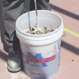 Marshalltown Plastic Mixing Bucket White 22.5Ltr - Screwfix