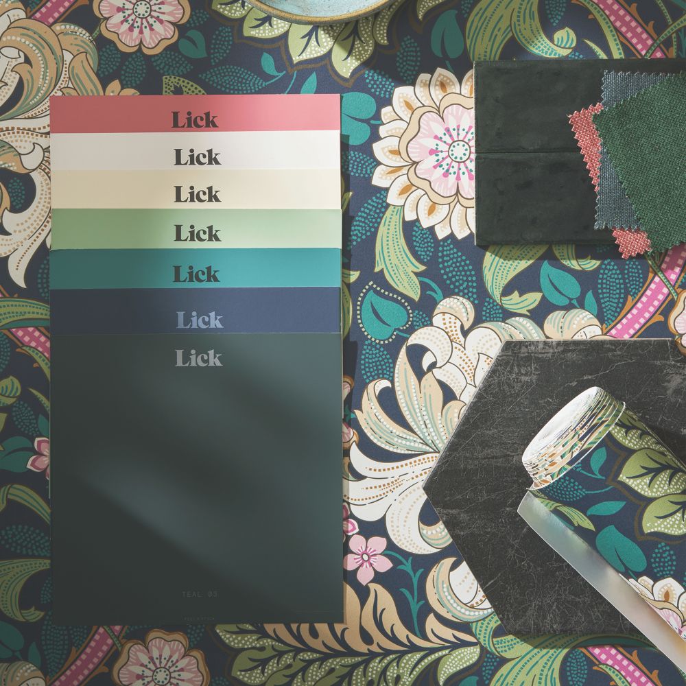 LickPro Green Wildflowers 01 Wallpaper Roll 70cm x 10m - Screwfix