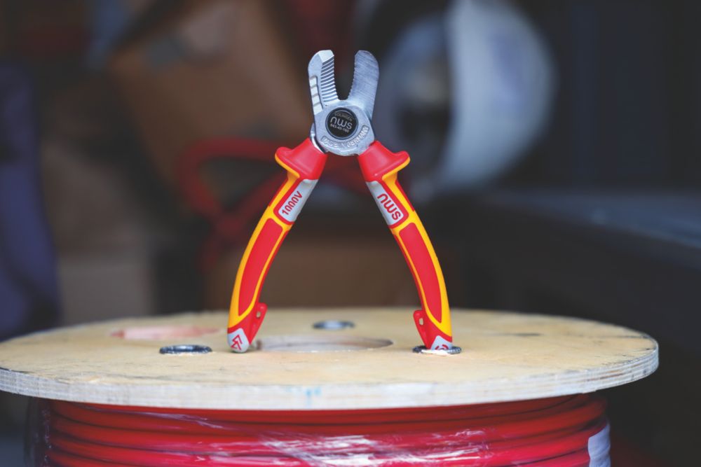 NWS VDE Side Cutters 6 1 4 160mm Screwfix