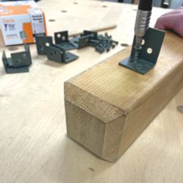 Deck-Tite Handrail Bracket Kit 60 Pcs - Screwfix