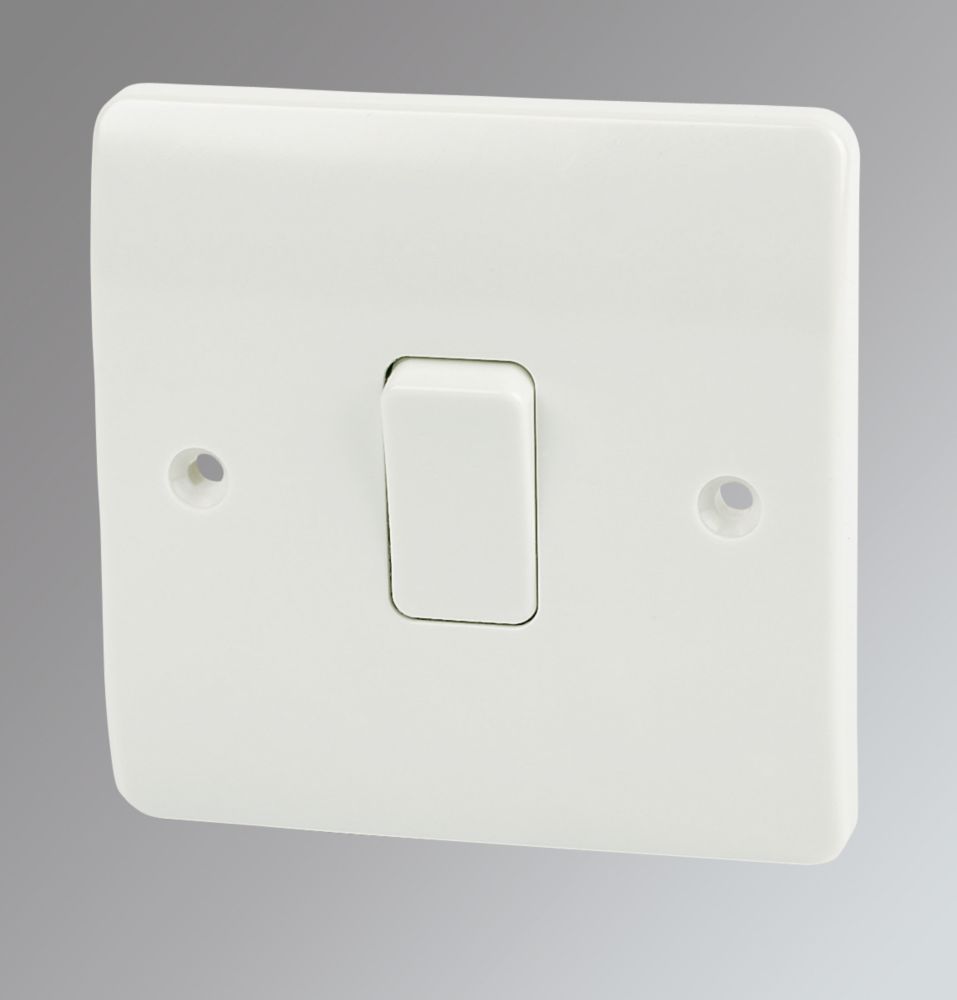 MK Logic Plus 10AX 1-Gang Intermediate Switch White - Screwfix