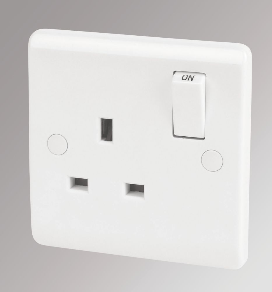 LAP White Plug Sockets | Switches & Sockets | Screwfix.com
