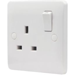 Vimark Pro 13A 1-Gang SP Switched Plug Socket White - Screwfix