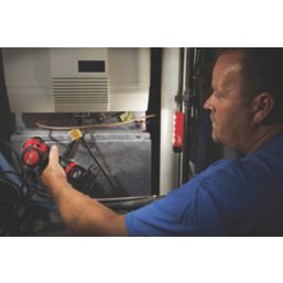 Milwaukee TRUEVIEW LED Flood Light Black/Red 300lm - Screwfix