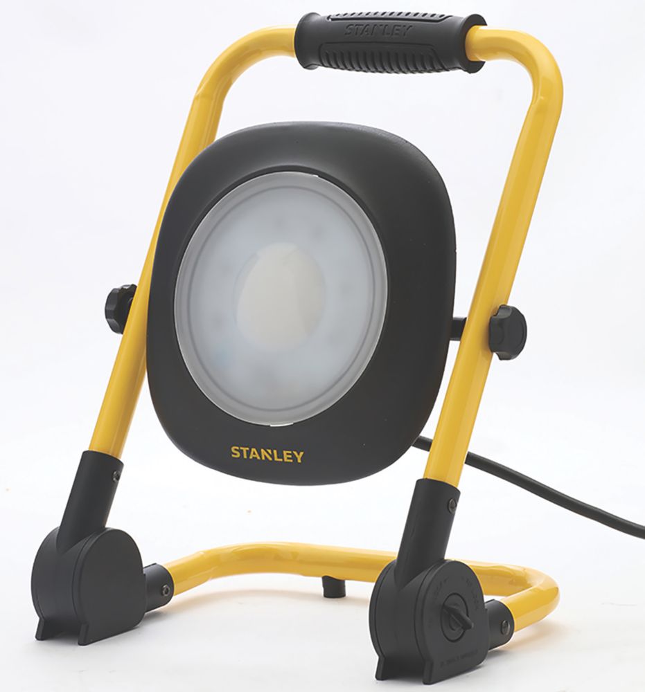Stanley LED Mains Powered Folding Worklight 50W 3500lm 240V - Screwfix