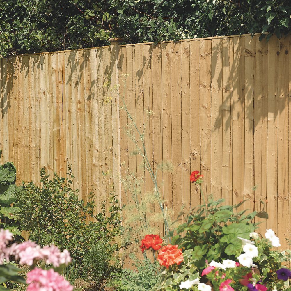 Rowlinson Traditional Feather Edge Fence Panels | Fencing | Screwfix.com