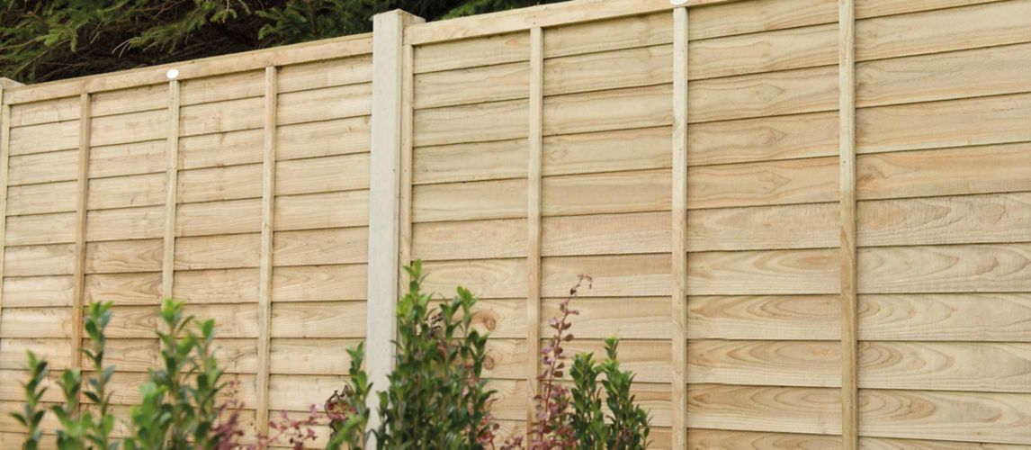 How To Build A Fence: Step-by-Step Guide | Screwfix