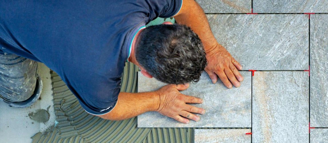 How to Tile a Floor: Expert Guide | Screwfix